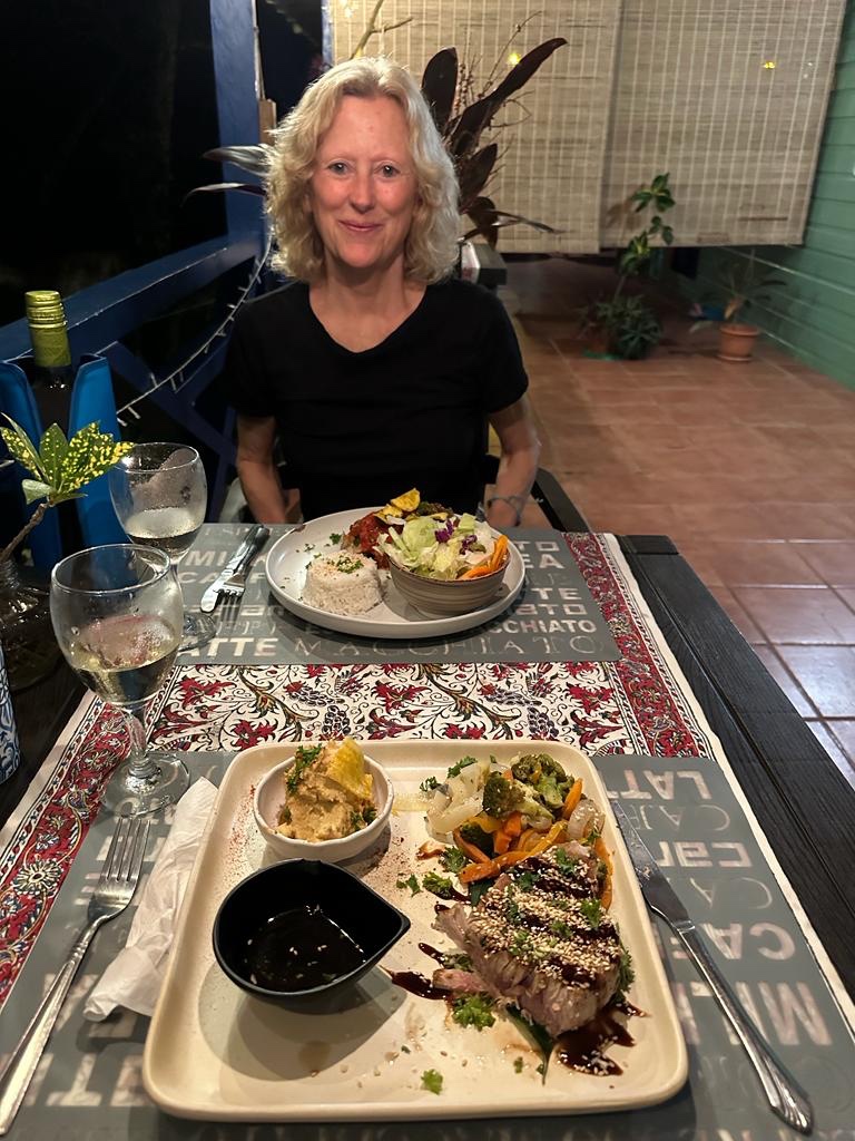 Isla Colon- Playa Bluff Jungle Hike – Middle-aged flash packers